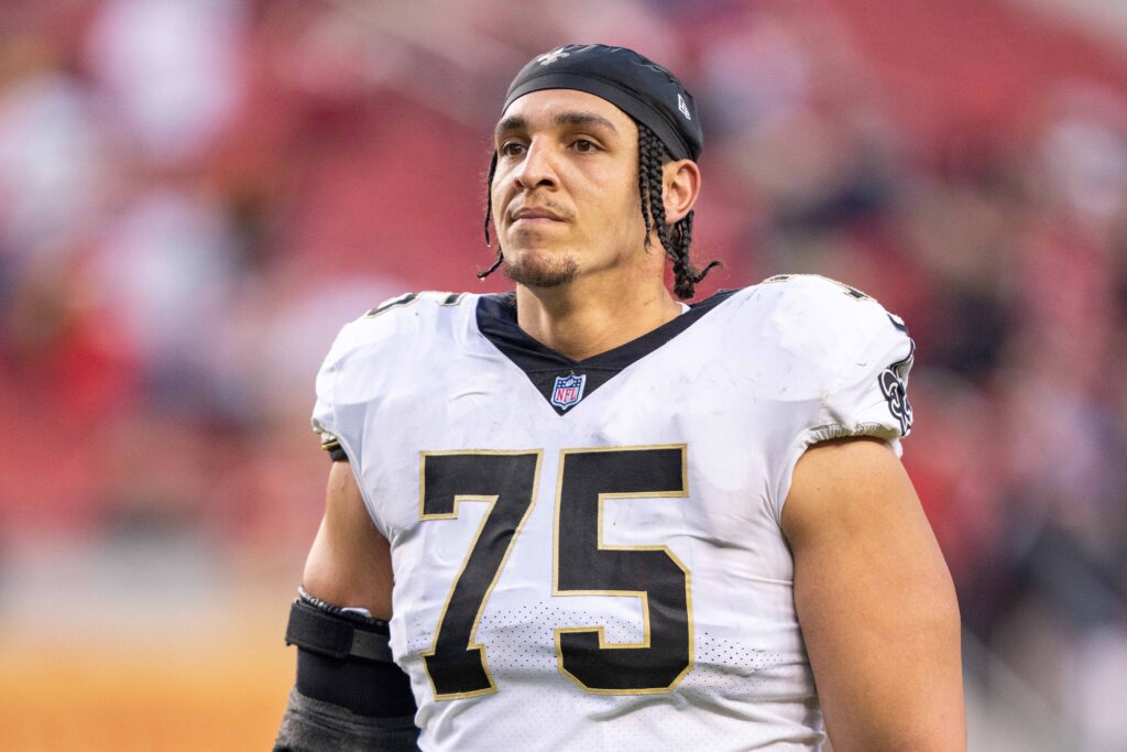 Titans To Host OL Andrus Peat