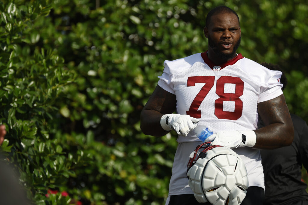 Browns To Sign T Cornelius Lucas