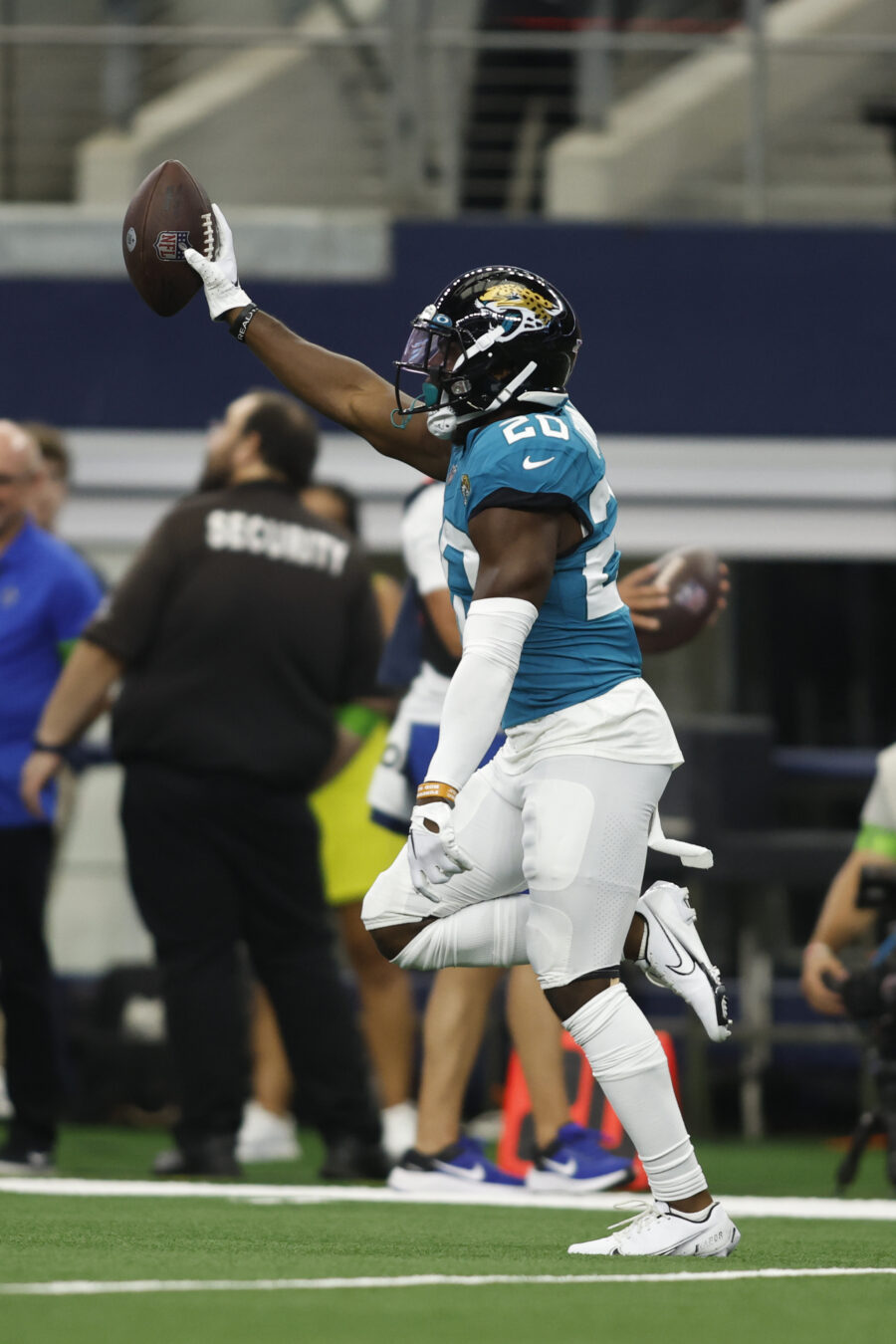 Jaguars To Re-Sign S Daniel Thomas