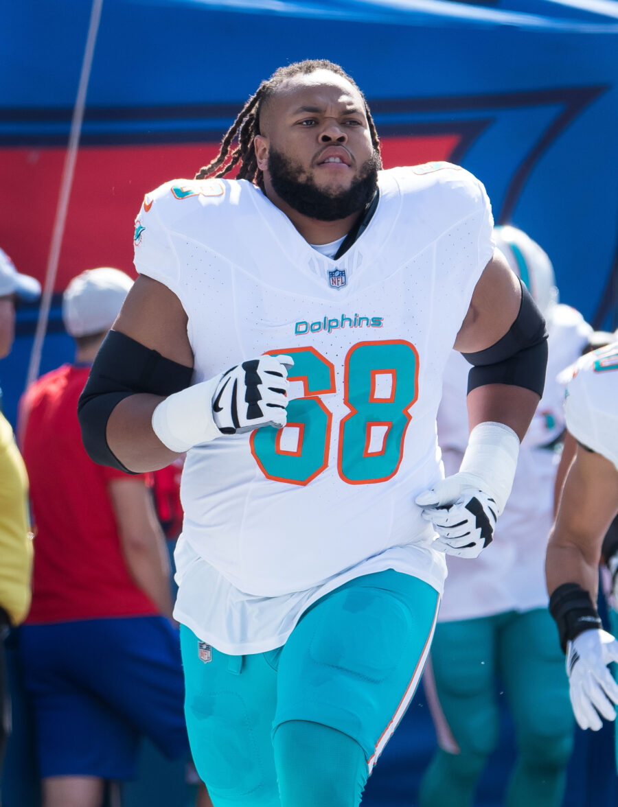 Panthers To Add G Robert Hunt