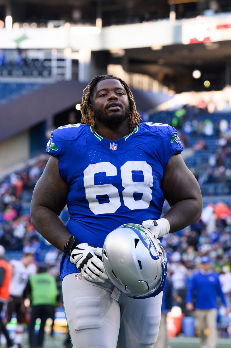 Panthers, G Damien Lewis Agree To Terms