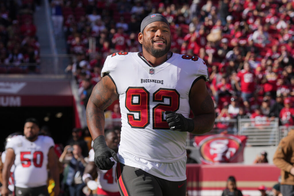 Buccaneers Re-Sign DL William Gholston