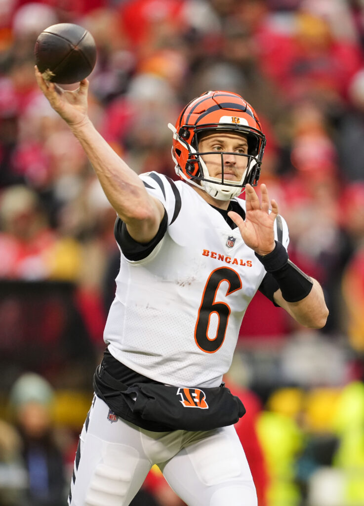 Bengals Extend QB Jake Browning, Sign QB Logan Woodside