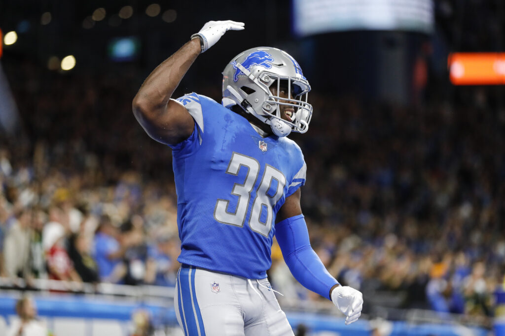 Lions Bring Back S C.J. Moore