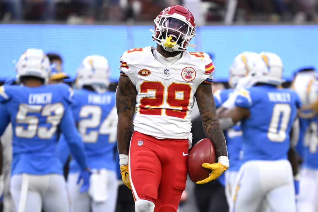 Steelers Sign RB La'Mical Perine