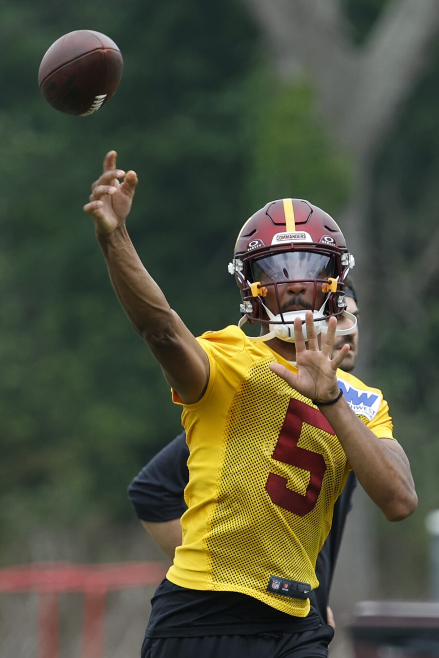 Jayden Daniels Diagnosed With Knee Sprain, Week 3 Status In Doubt