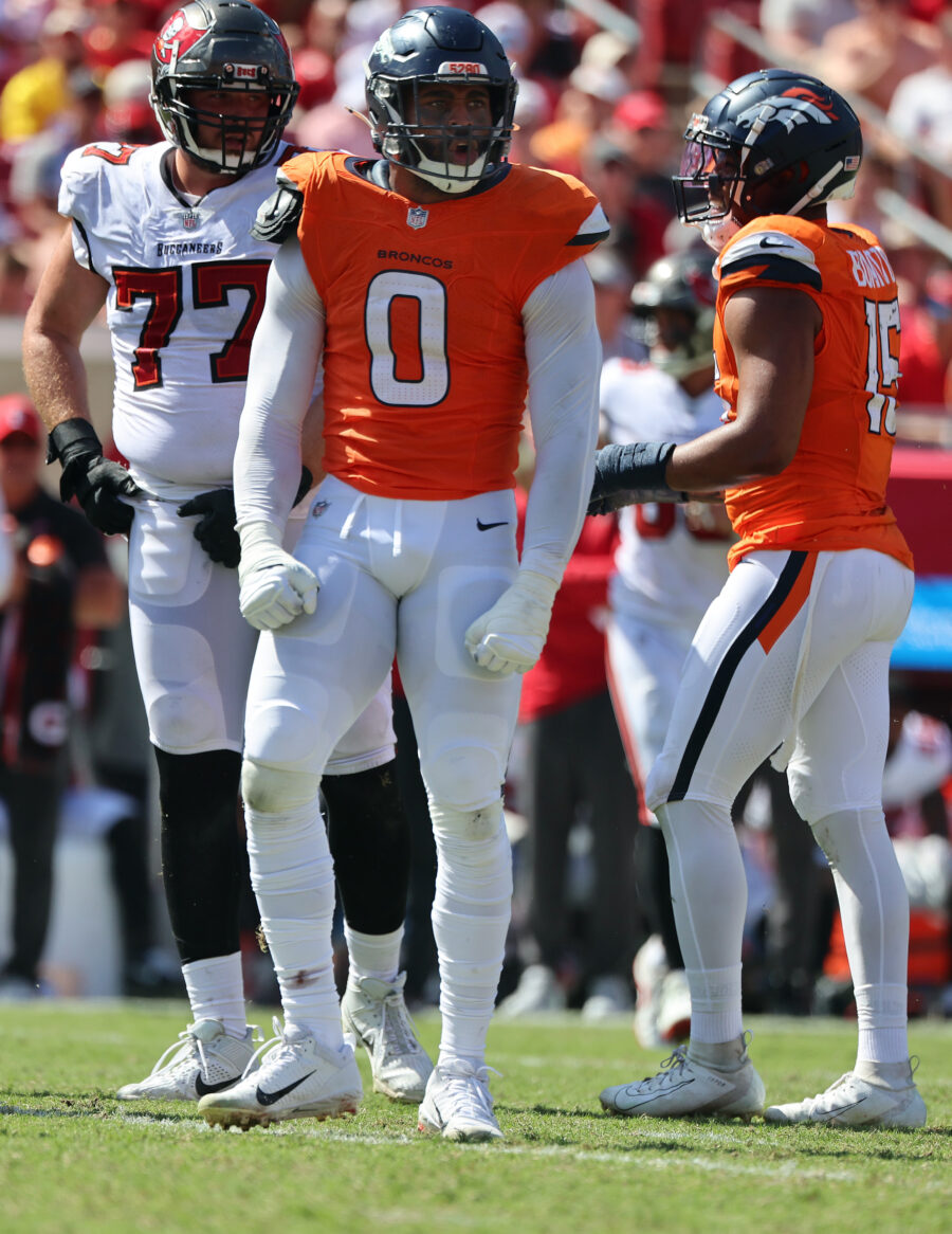 Broncos Extend OLB Jonathon Cooper