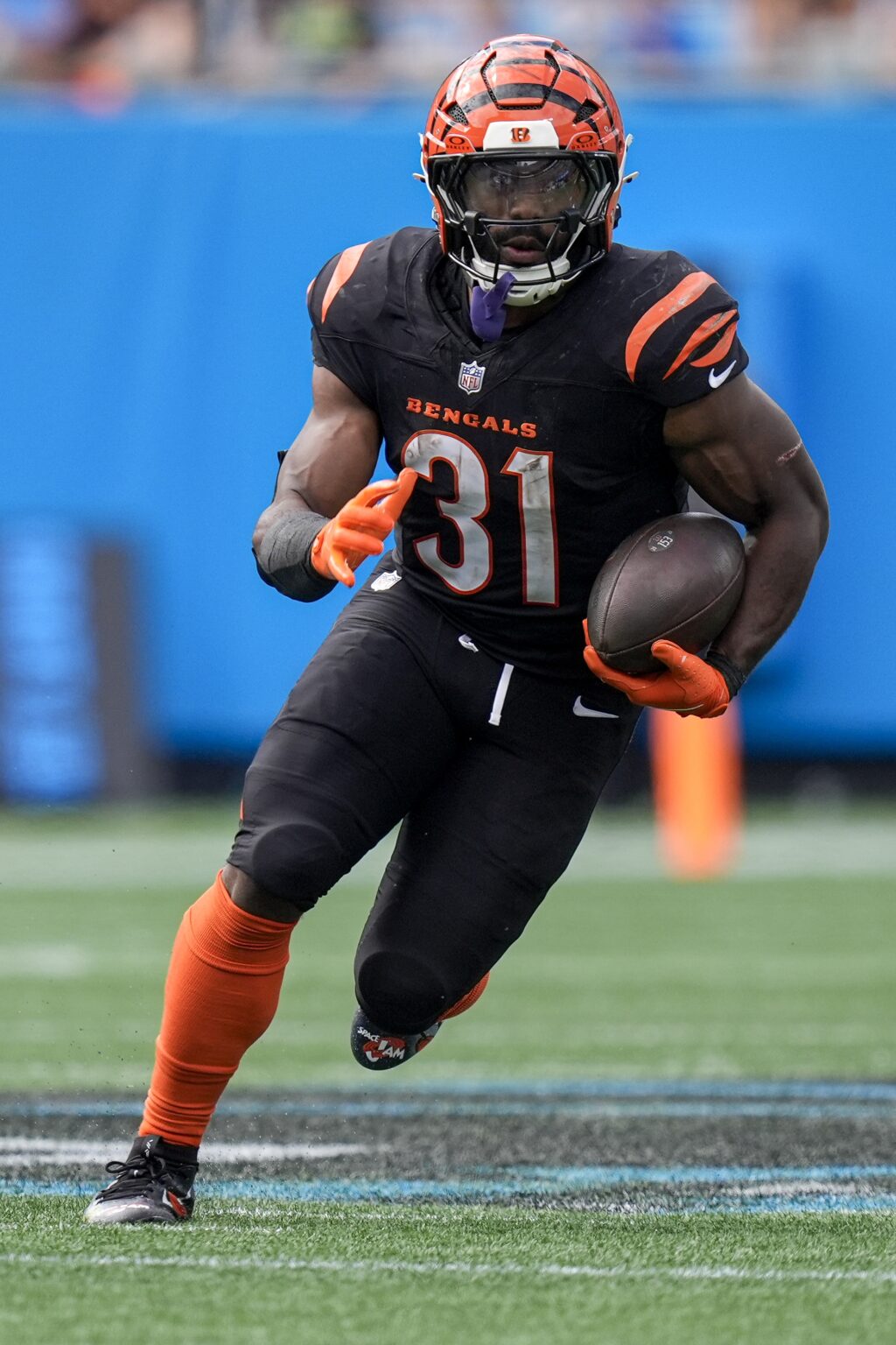 Bengals Release RB Zack Moss