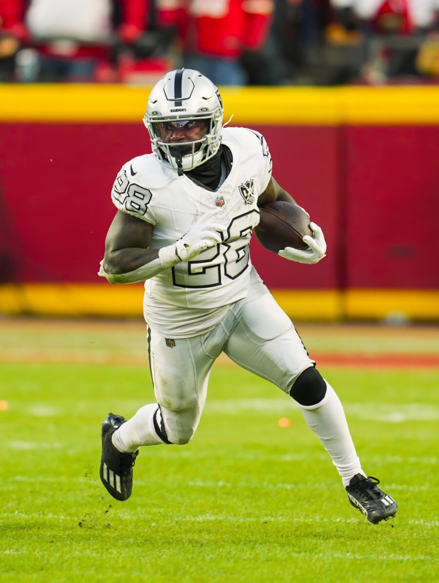 Raiders Place DE Maxx Crosby, RB Sincere McCormick On IR