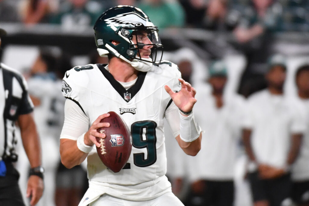 Eagles To Bring Back QB Ian Book
