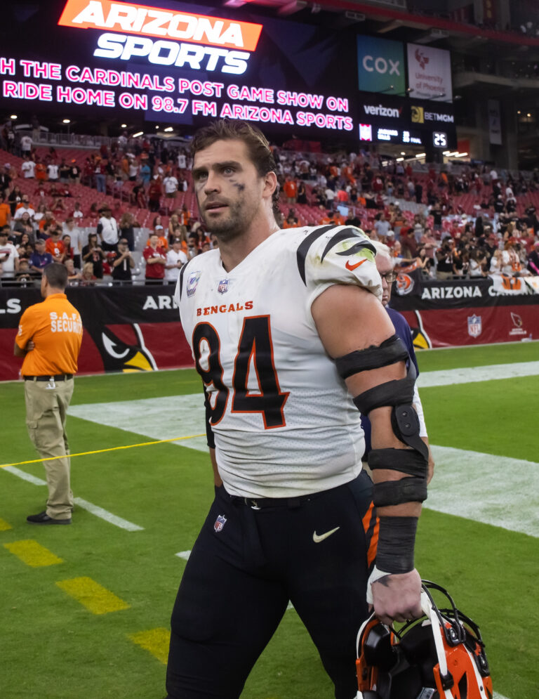 Bengals DE Sam Hubbard Retires