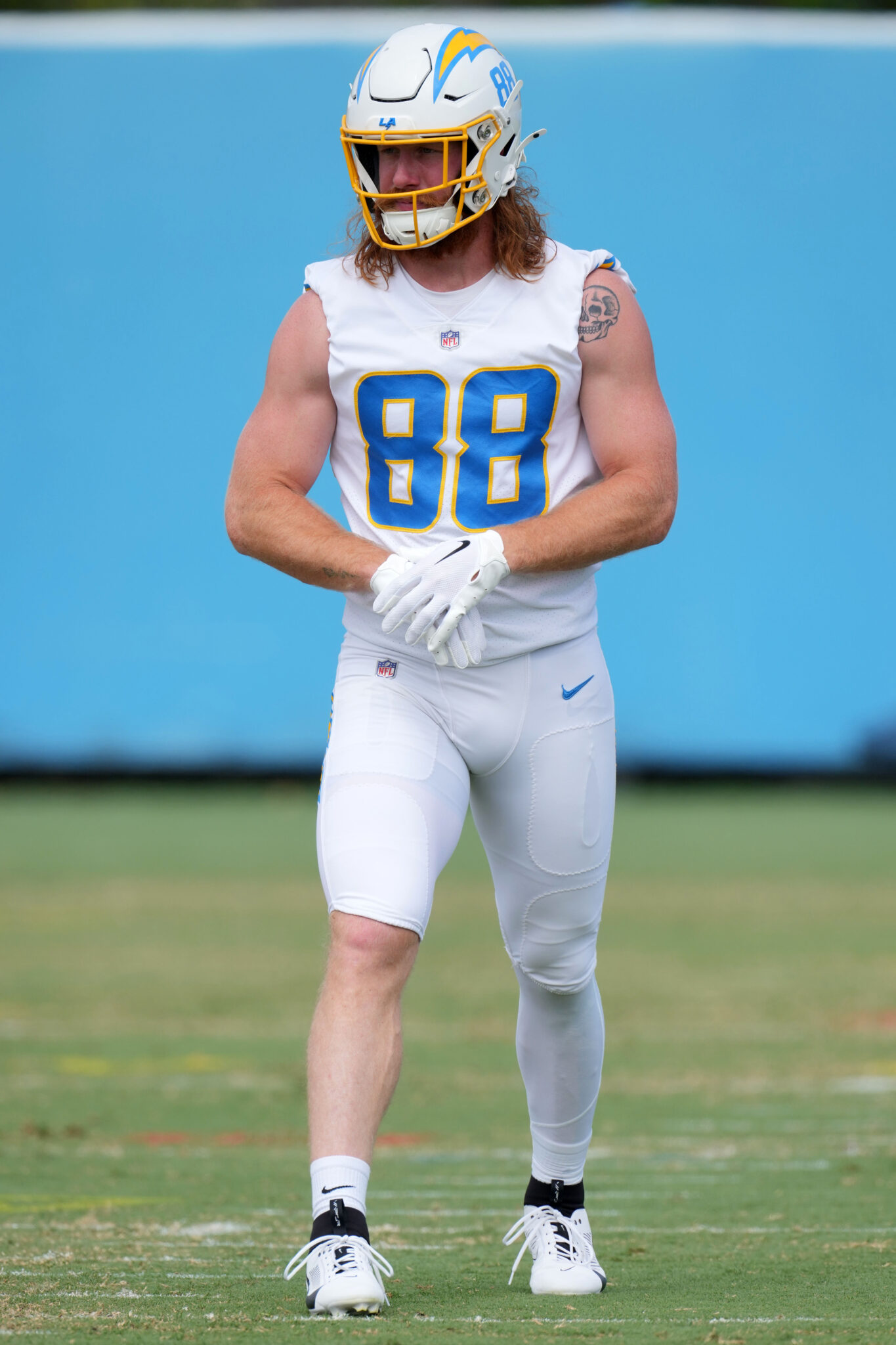 Chargers To Activate TE Hayden Hurst
