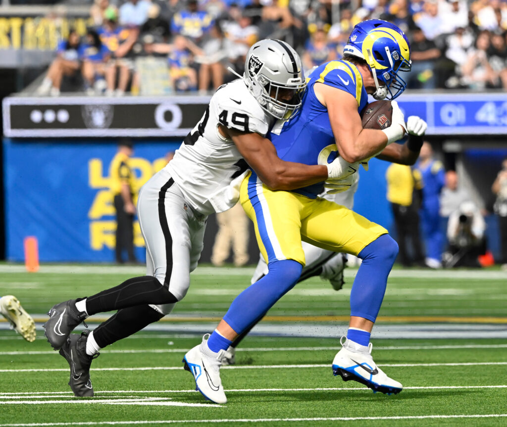 Raiders Release DE Charles Snowden