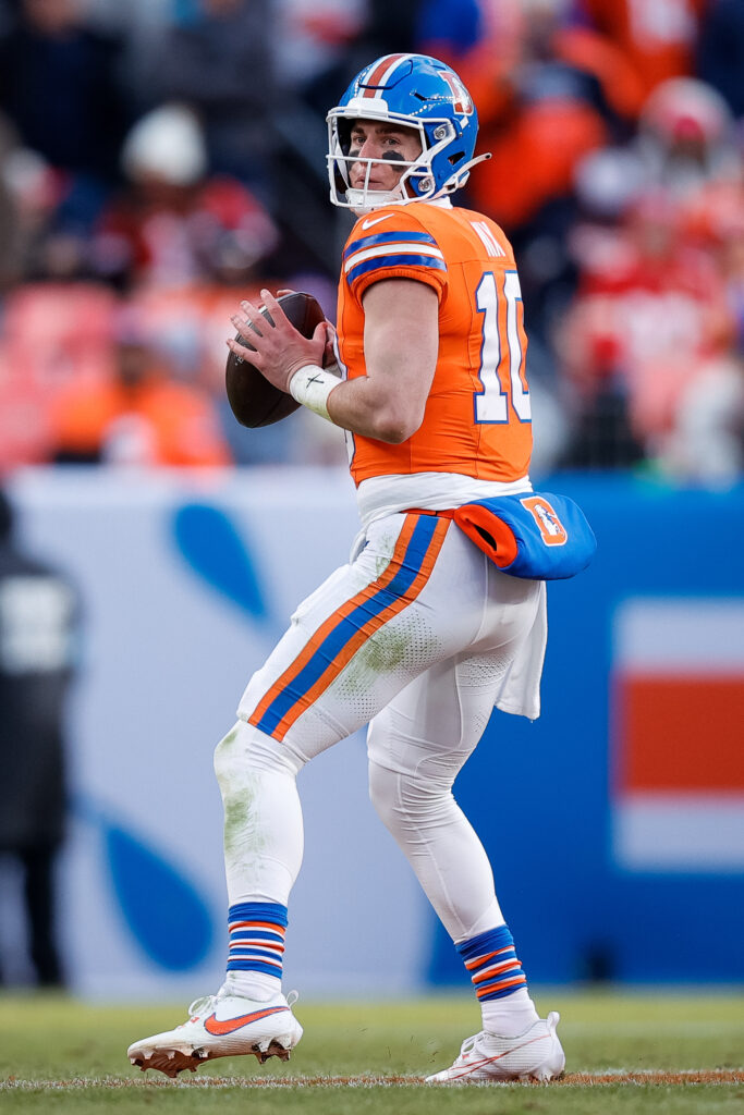 Bo Nix Played Through Back Fracture; DT D.J. Jones Wants To Stay With ...