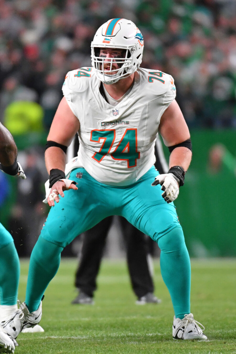 Dolphins To Re-Sign OL Liam Eichenberg