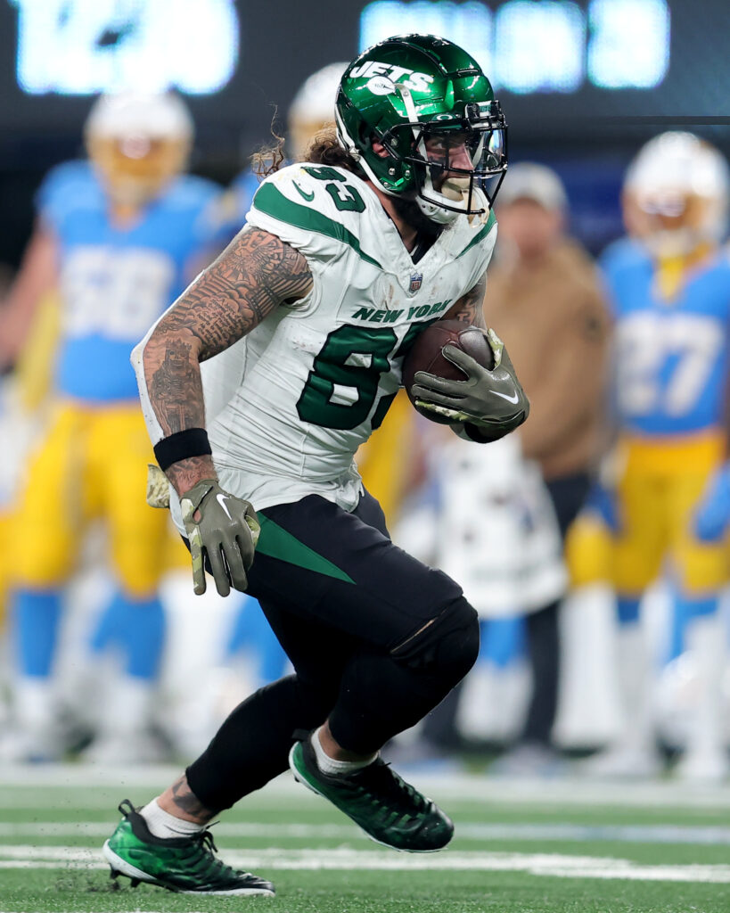 Chargers Hosting TE Tyler Conklin