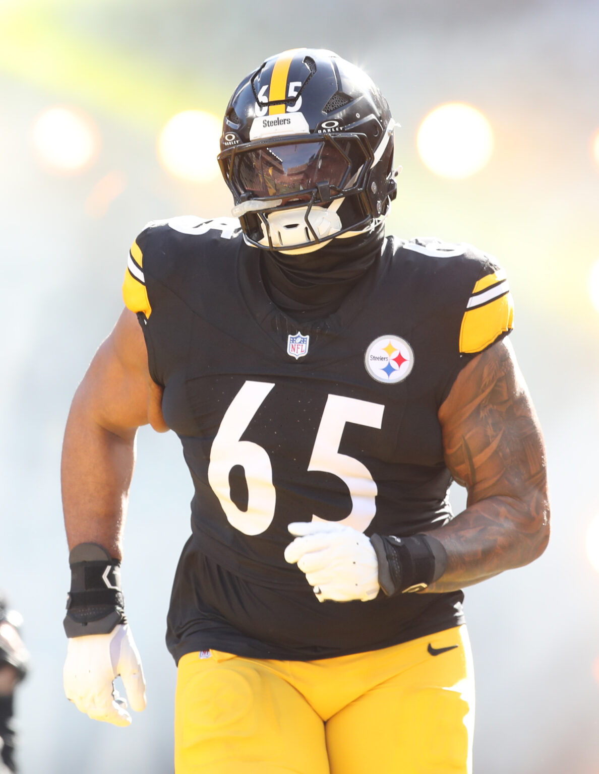 Titans To Add LT Dan Moore Jr.