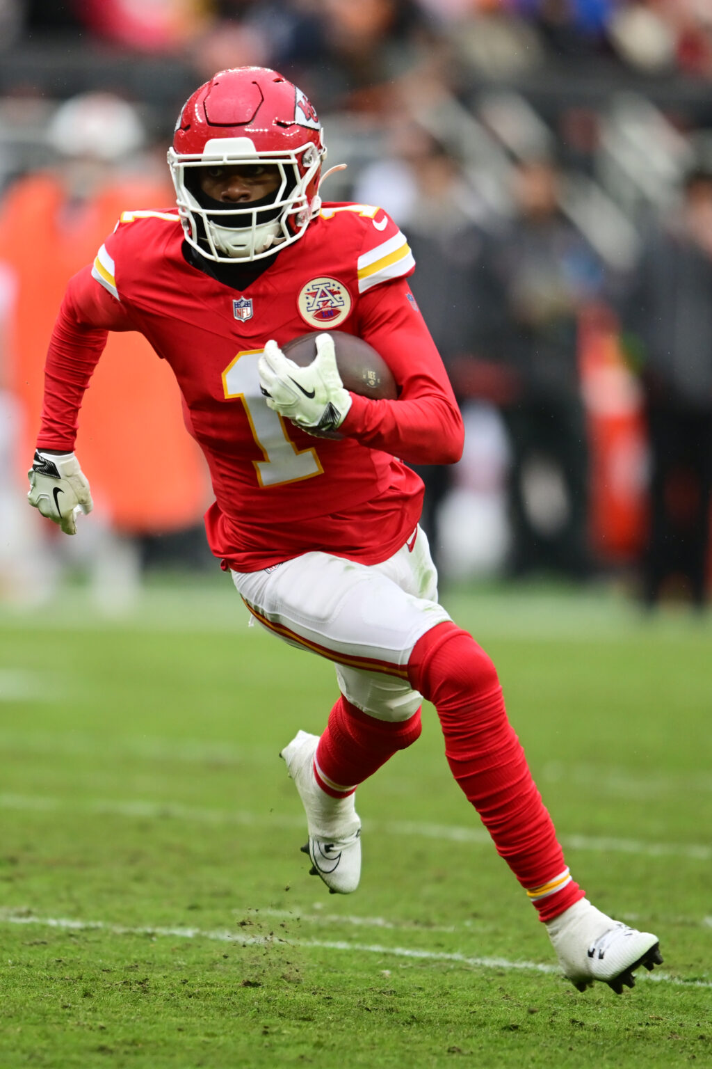 Chiefs WR Xavier Worthy Suffers Dislocated Shoulder, Expected To Miss Time
