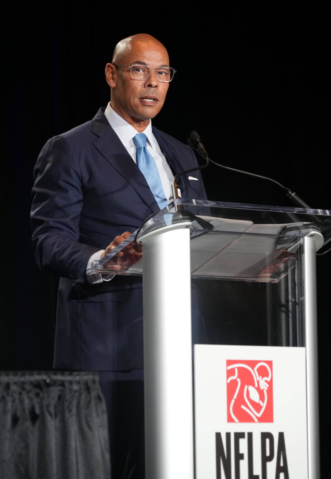 NFLPA Board Of Player Reps To Meet After Latest Lloyd Howell Revelations