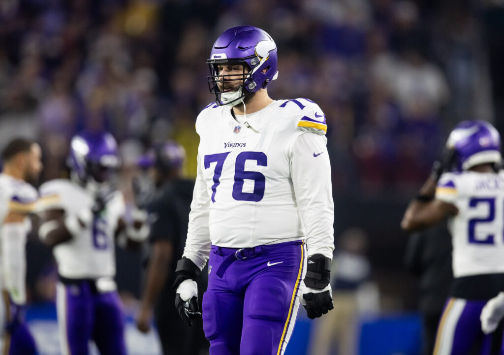 Rams Sign OT David Quessenberry