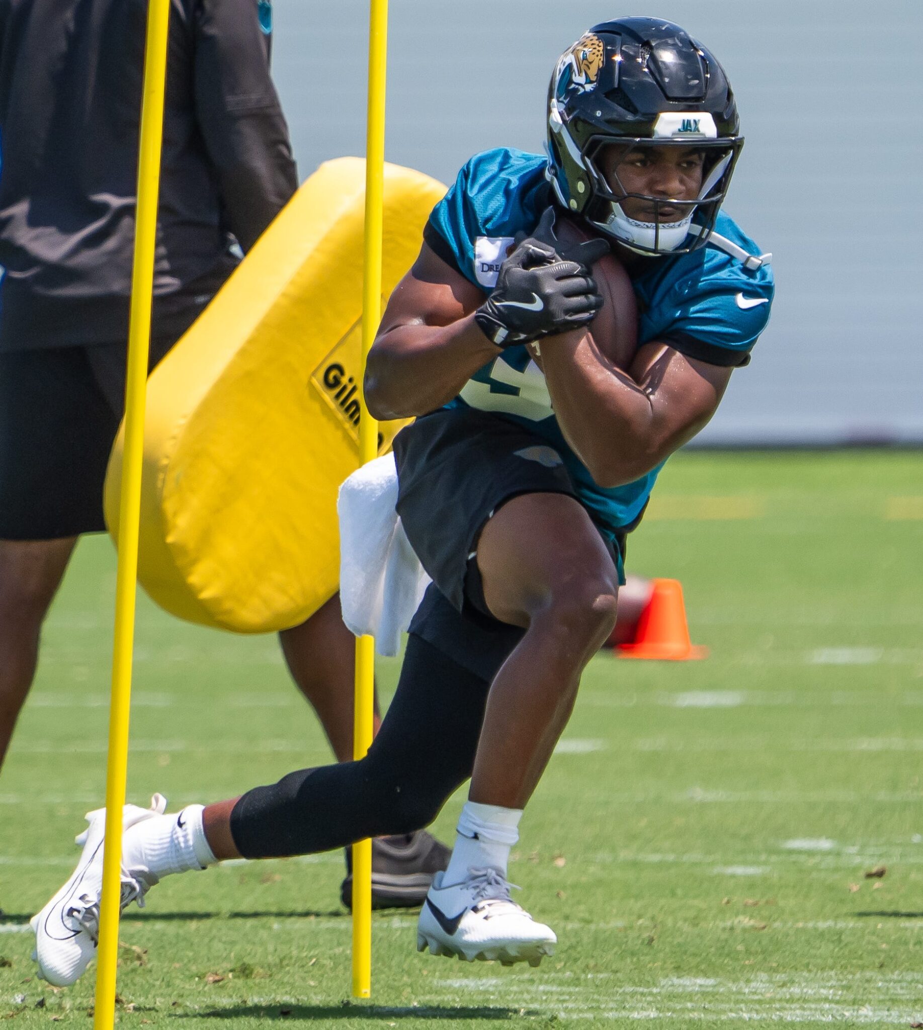 Jaguars To Sign OLB Dennis Gardeck