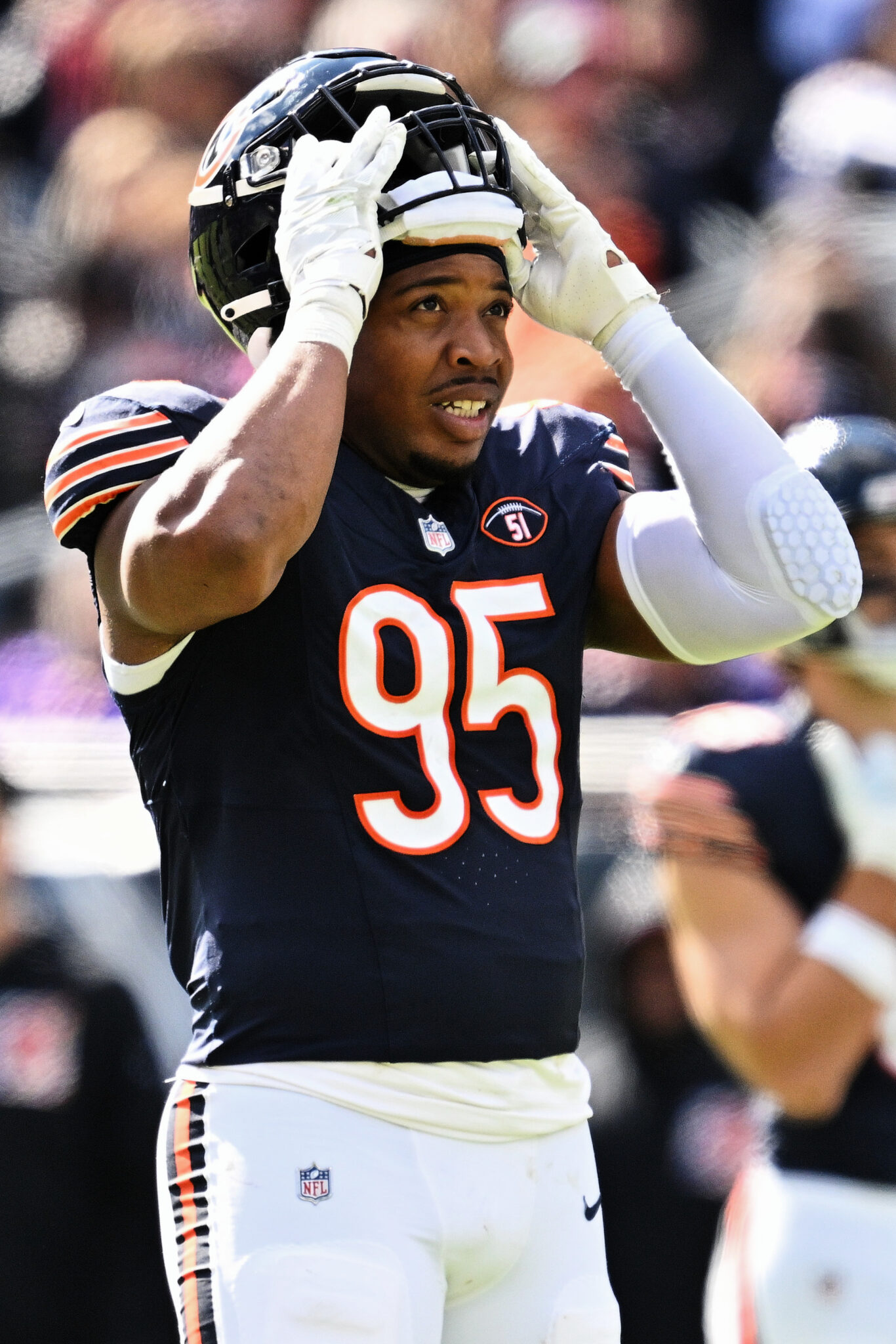 Commanders Sign DE DeMarcus Walker