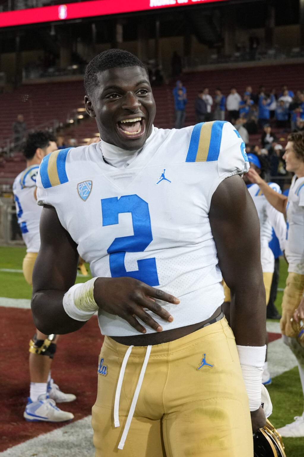 Titans Complete Draft Pick Signings With Second-Round OLB Oluwafemi Oladejo