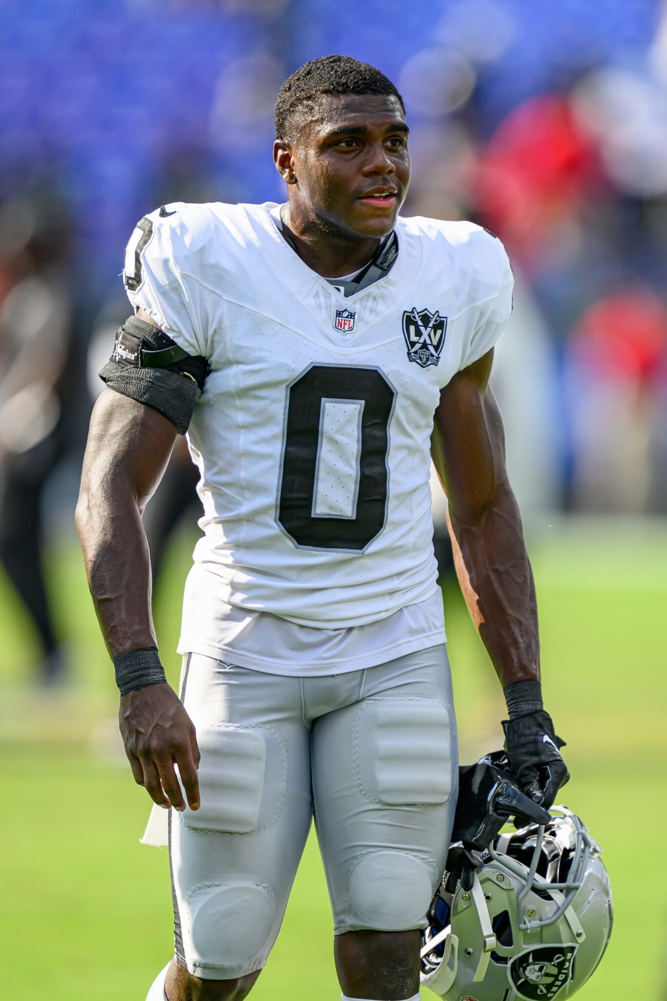 Raiders Trade CB Jakorian Bennett To Eagles For DT Thomas Booker
