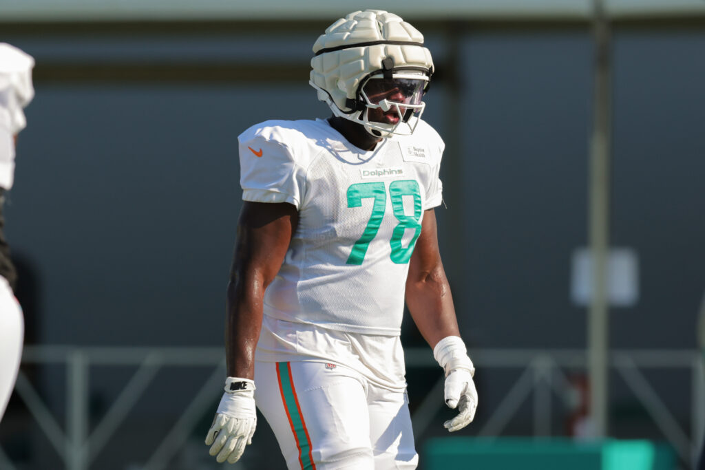 Dolphins OL James Daniels, CB Storm Duck To Miss Several Weeks