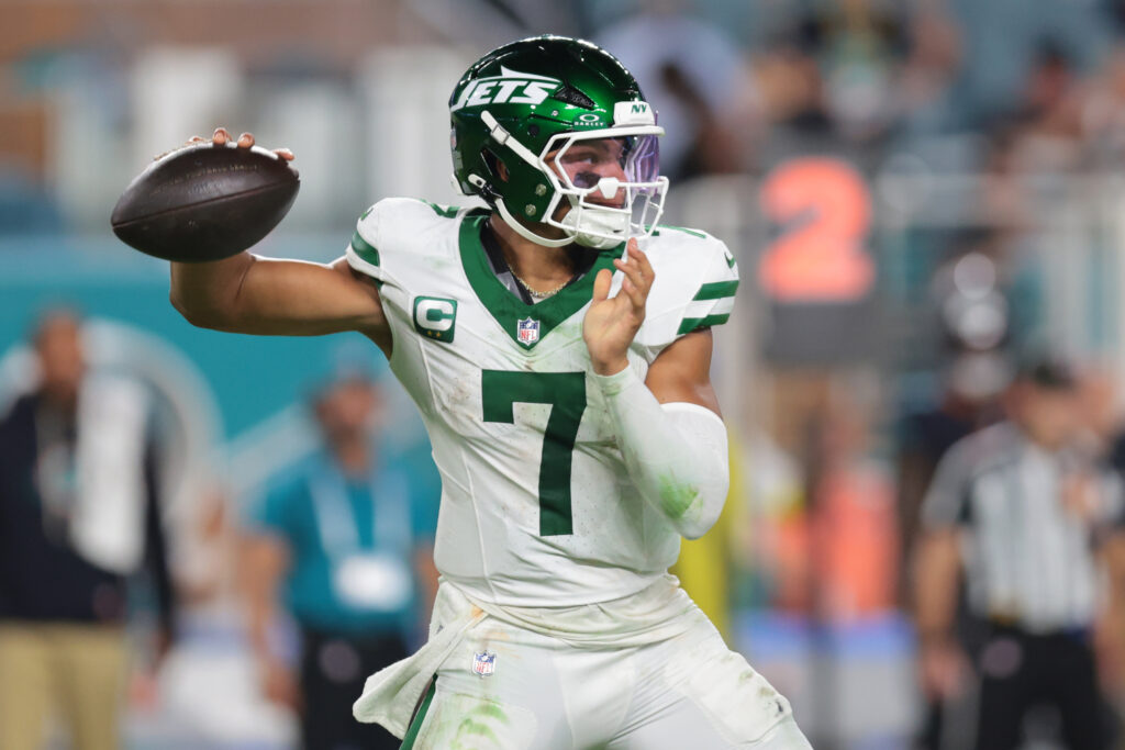 Jets Place Justin Fields On IR