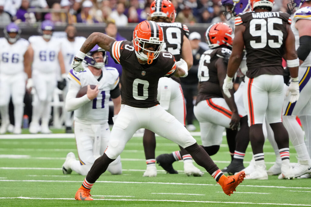 Browns, Jaguars Swap Greg Newsome, Tyson Campbell