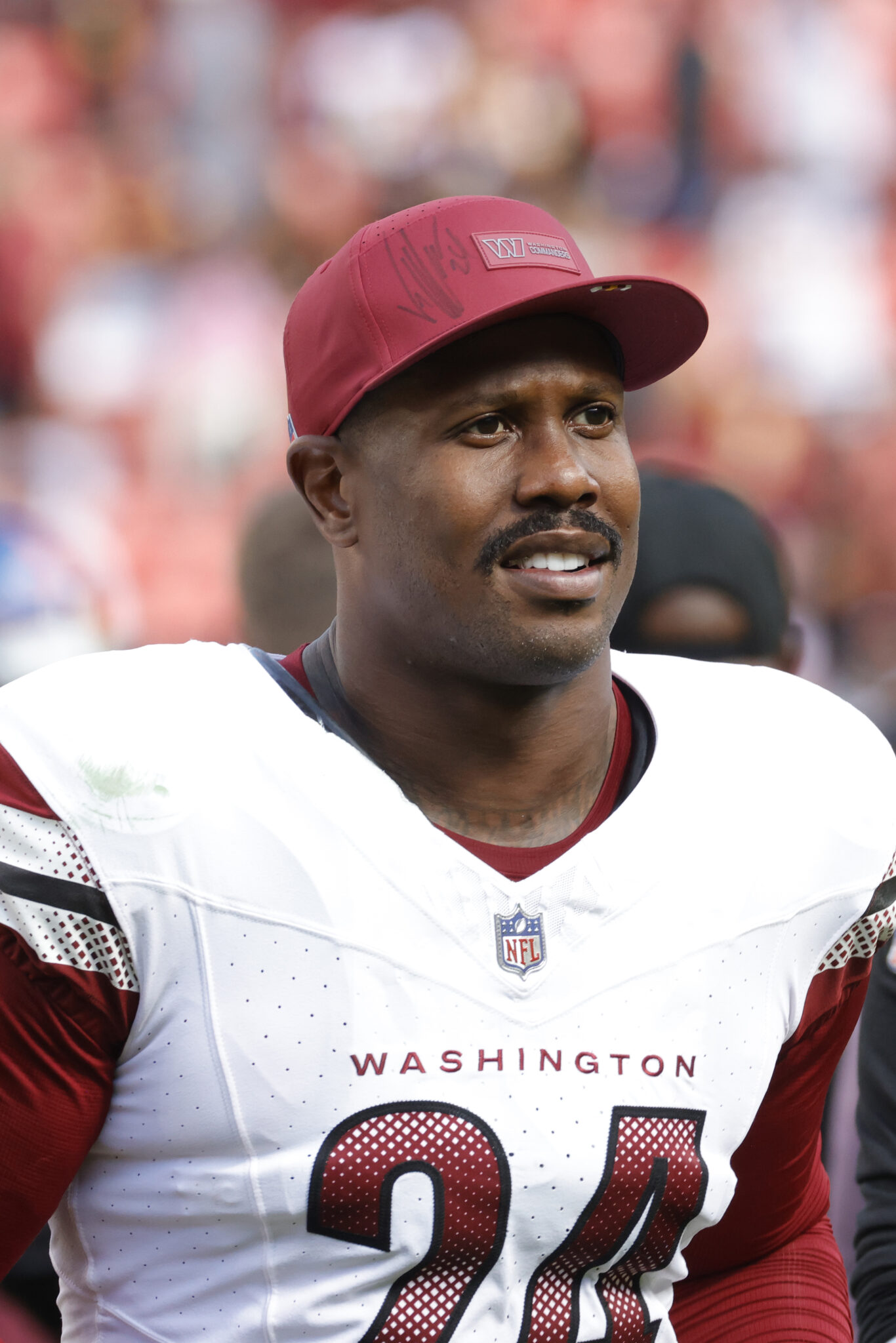 Commanders' Von Miller Hopes To Play In 2026