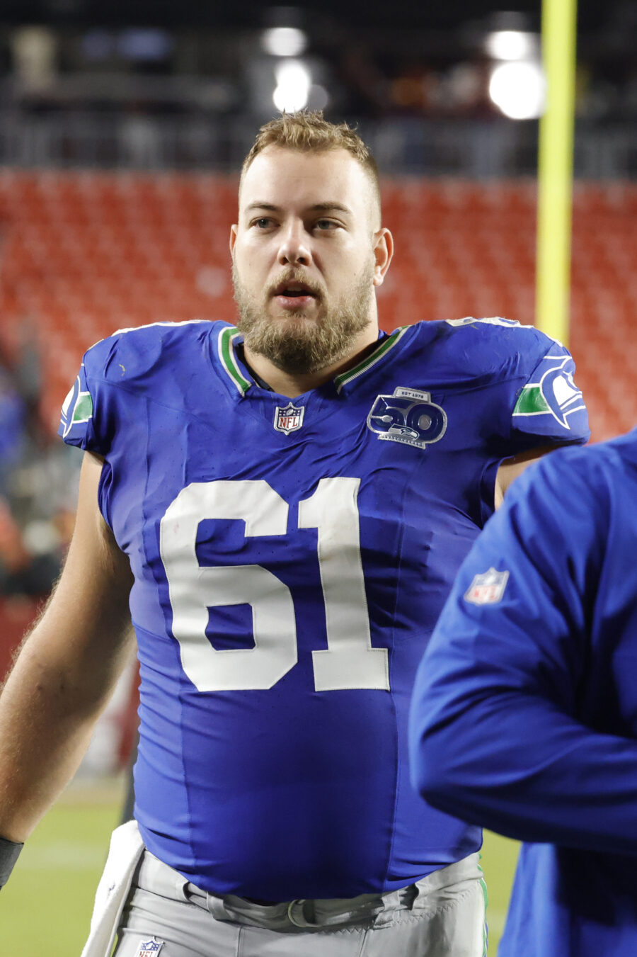 Seahawks Activate C Jalen Sundell, TE Eric Saubert From IR