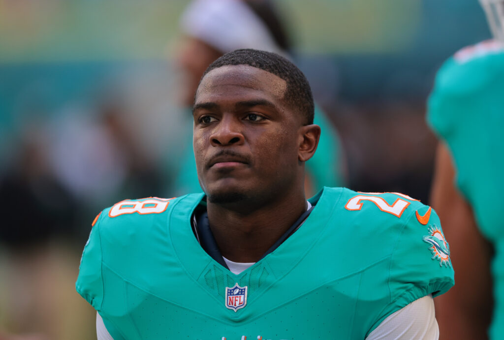 Dolphins' De'Von Achane Had Offseason Shoulder Surgery; Latest On WR ...