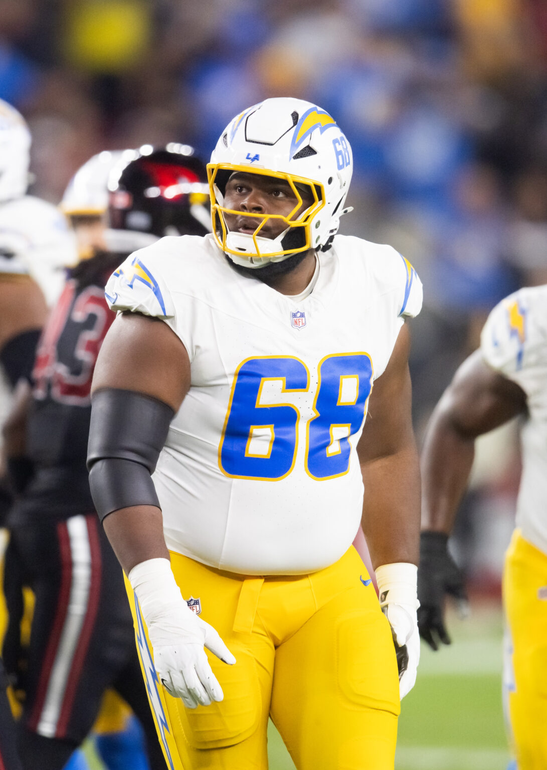 Dolphins Sign OL Jamaree Salyer