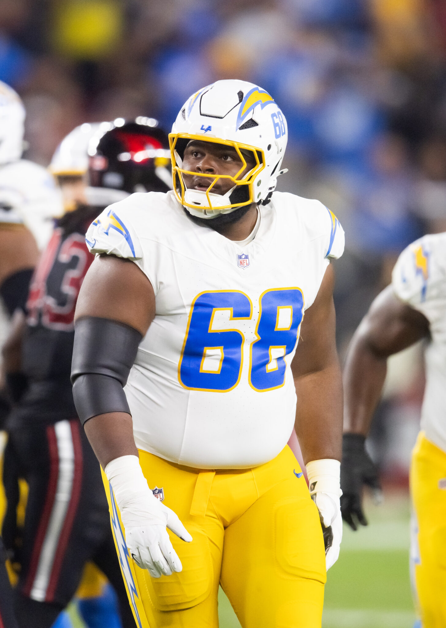 Dolphins Sign OL Jamaree Salyer