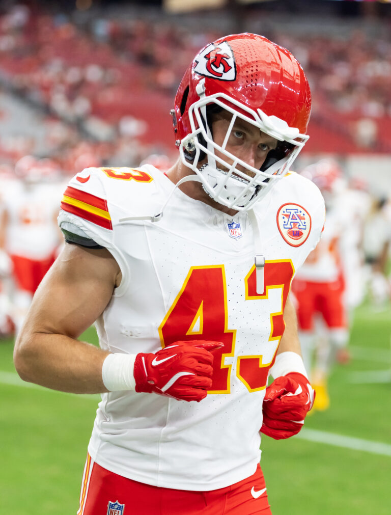 Chiefs Re-Sign LB Jack Cochrane