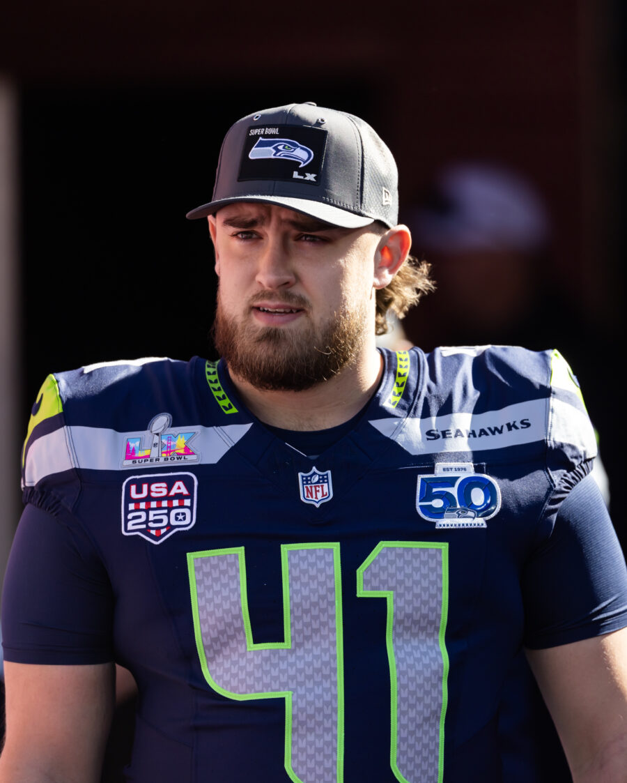 Seahawks To Re-Sign OT Josh Jones