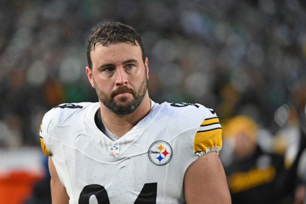 Steelers Expected To Re-Sign DT Dean Lowry