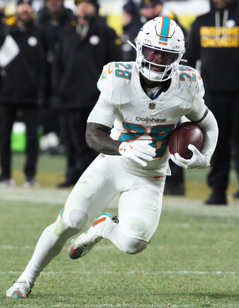 Dolphins RB De'Von Achane 'Not Available For Trade'