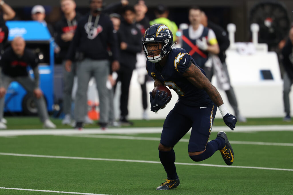 Chargers Discussing Extensions With Derwin James, Tuli Tuipulotu